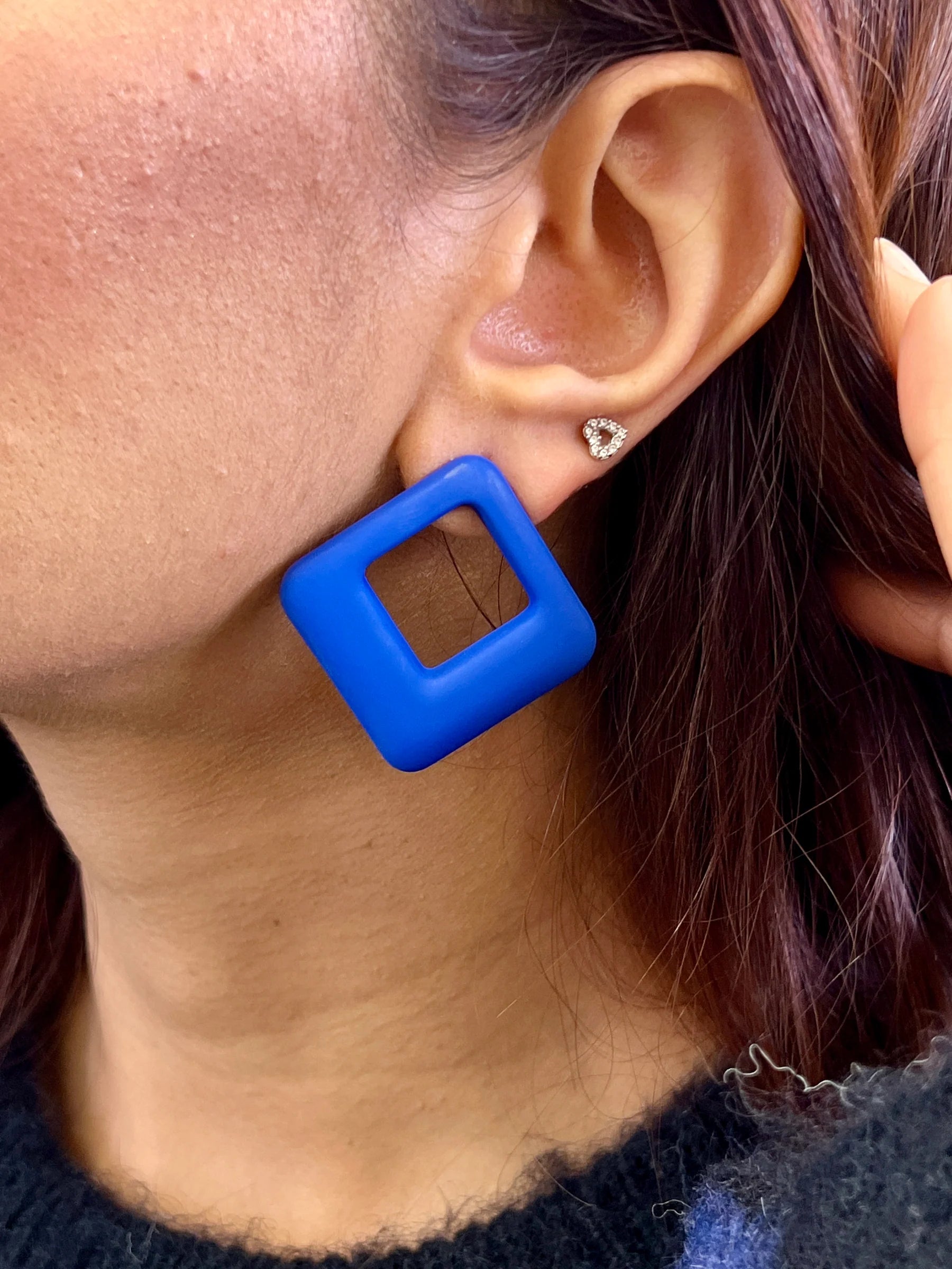 Stud Earrings for Women - Gold, Silver, Pearl & More - Nolabels.in